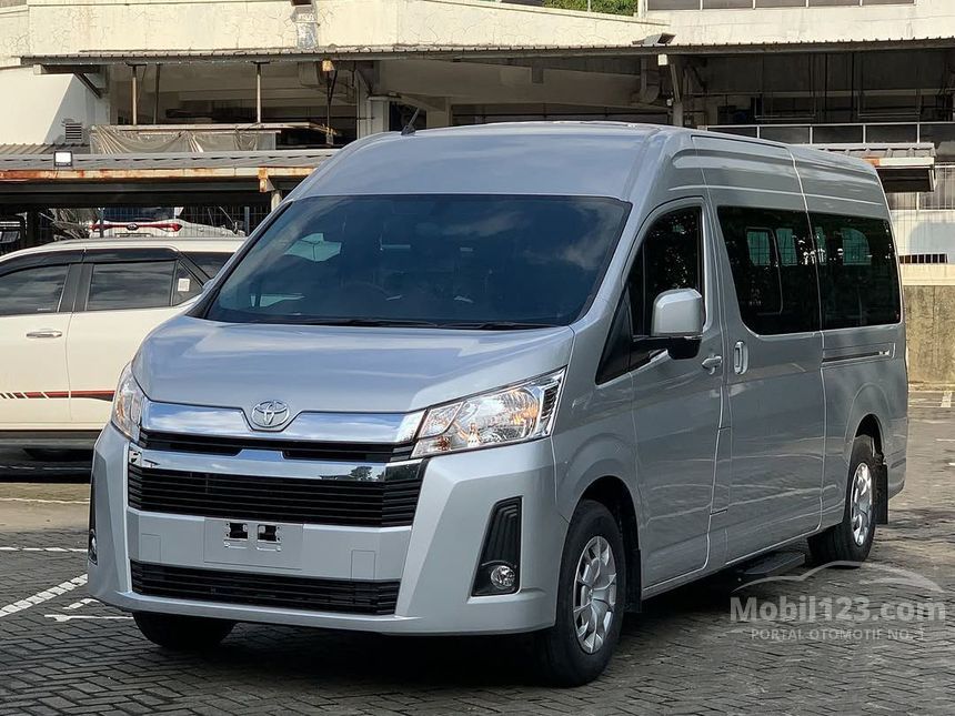 Jual Mobil Toyota Hiace 2025 Premio 2.8 di Banten Manual Van Silver Rp ...